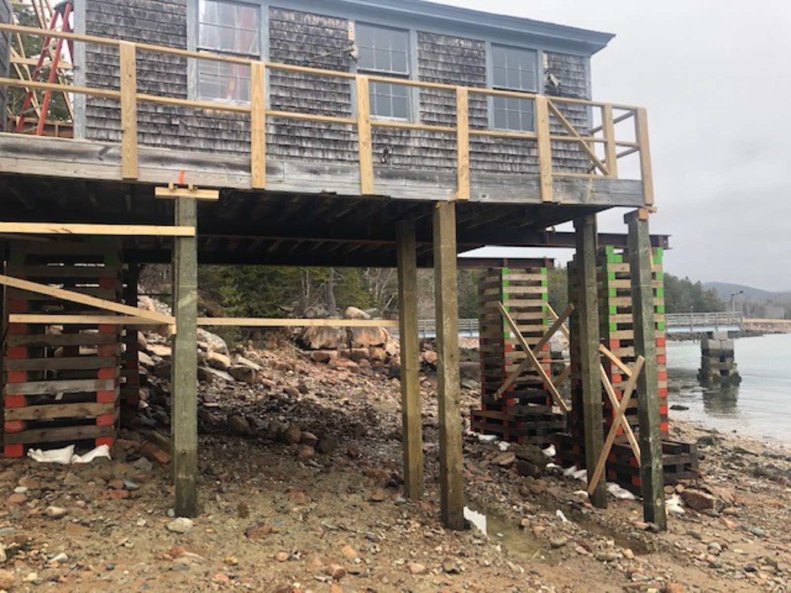 Dodge Point Bait House - H.E. Callahan Construction