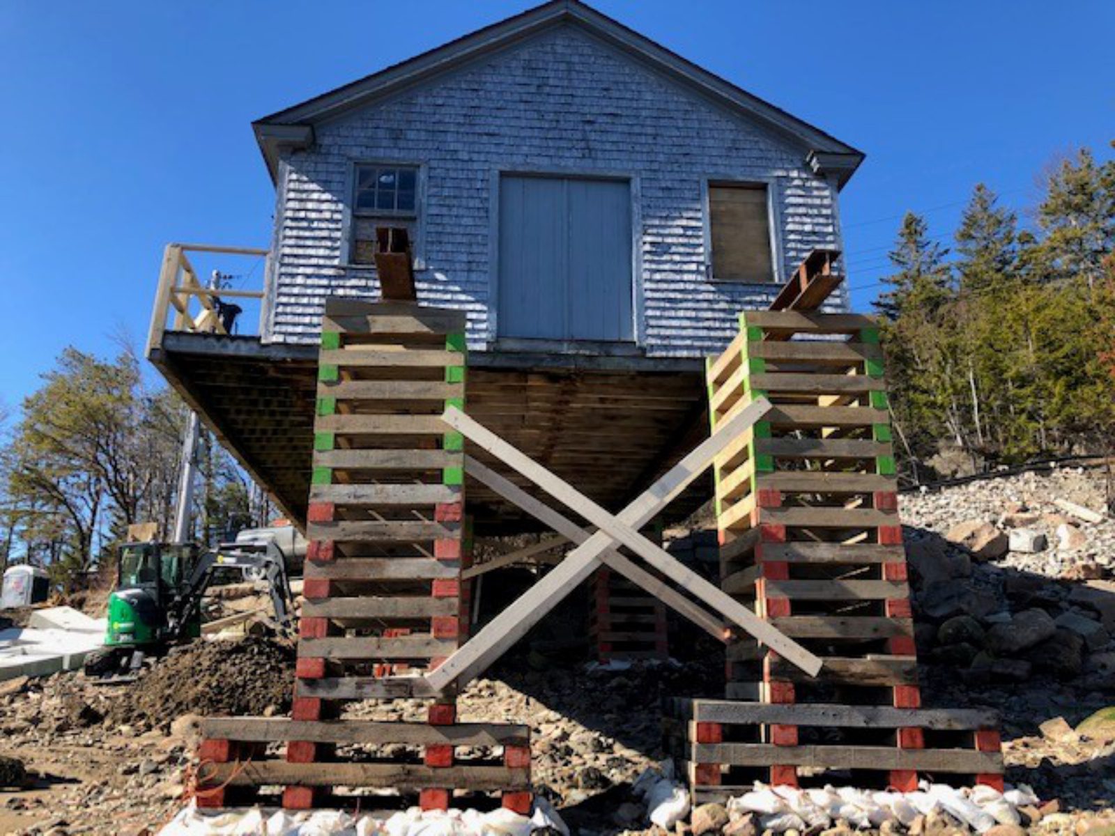 Dodge Point Bait House - H.E. Callahan Construction