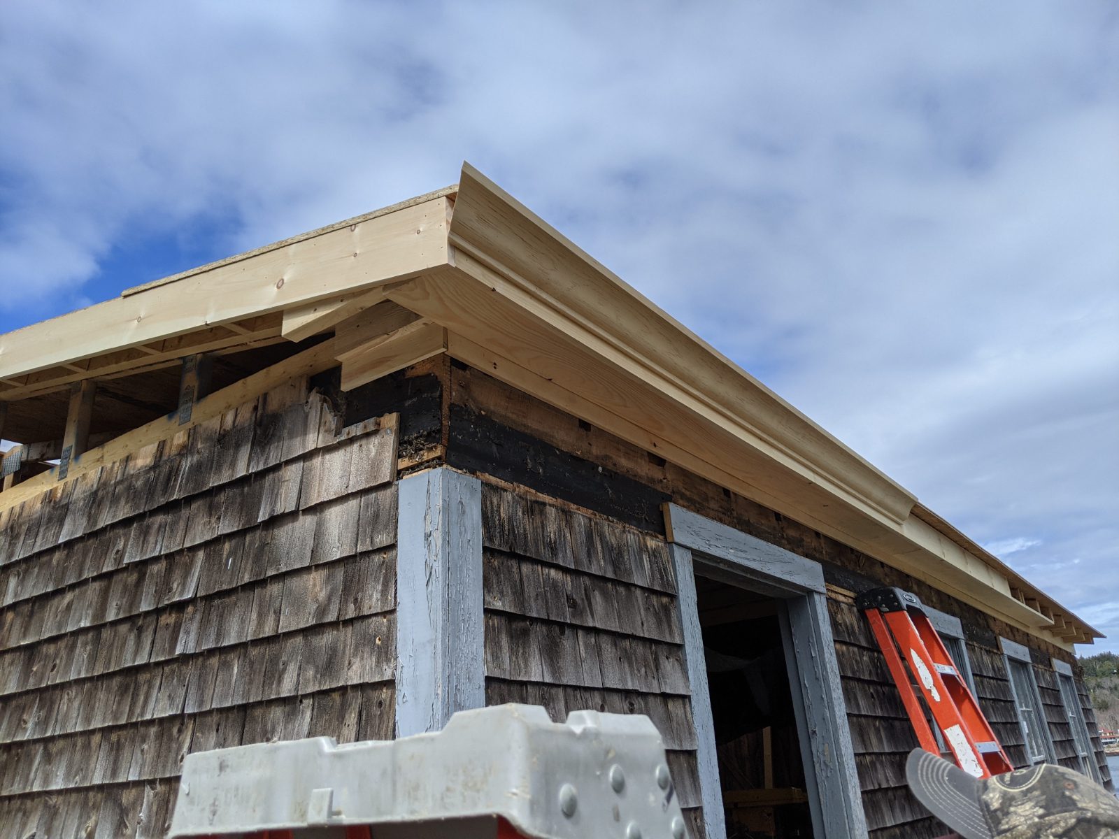 Dodge Point Bait House - H.E. Callahan Construction