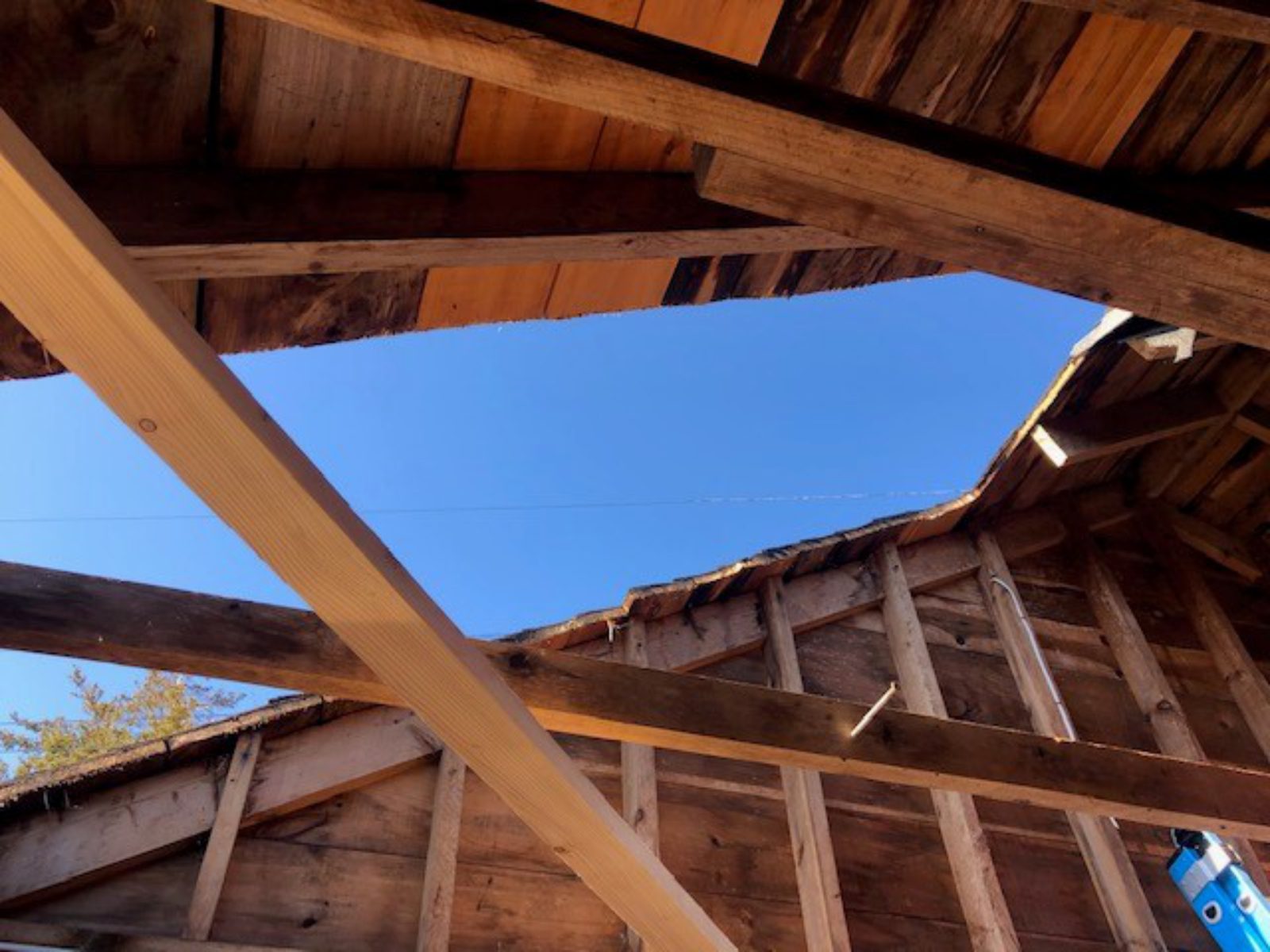 Dodge Point Bait House - H.E. Callahan Construction