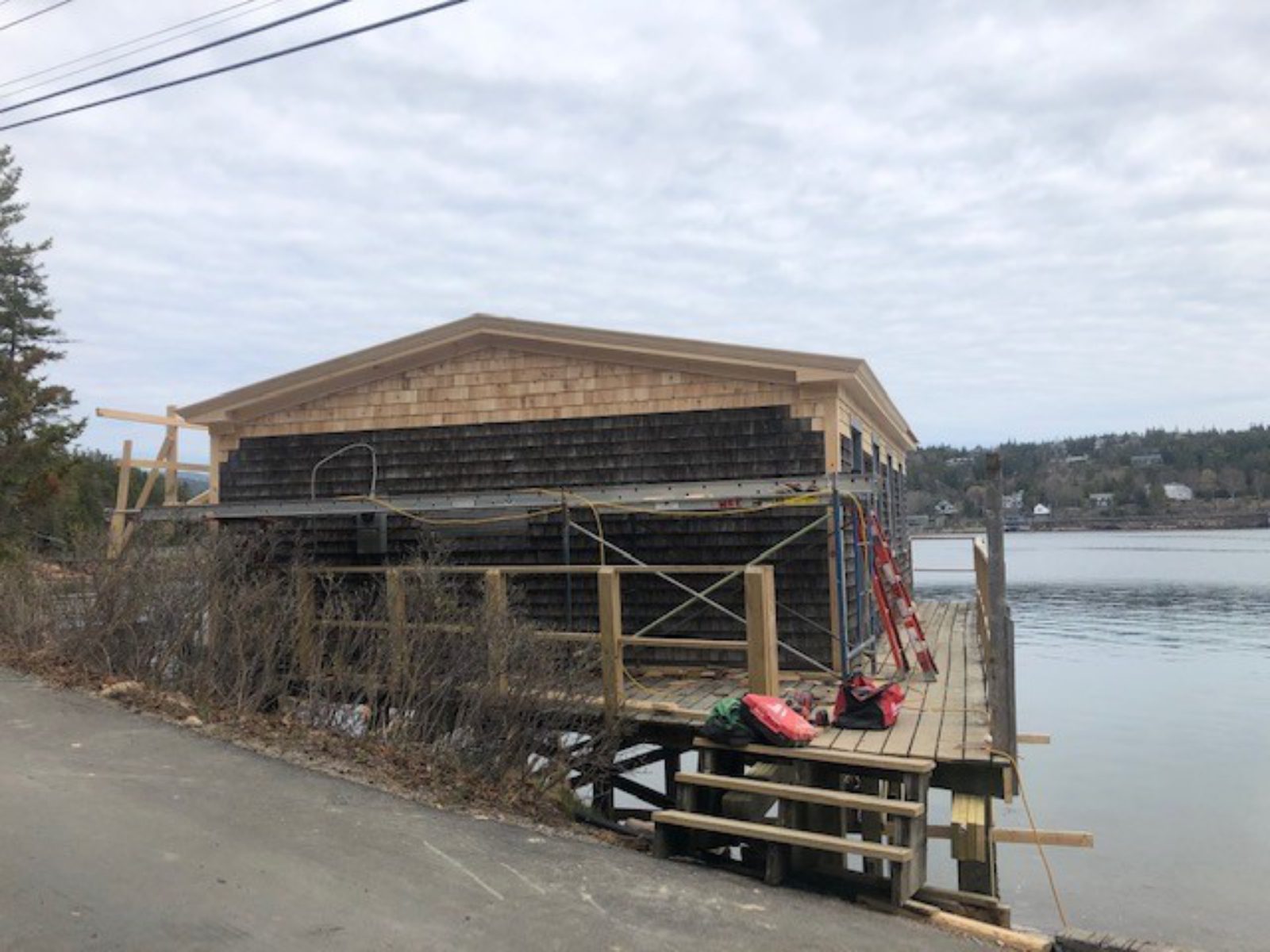 Dodge Point Bait House - H.E. Callahan Construction