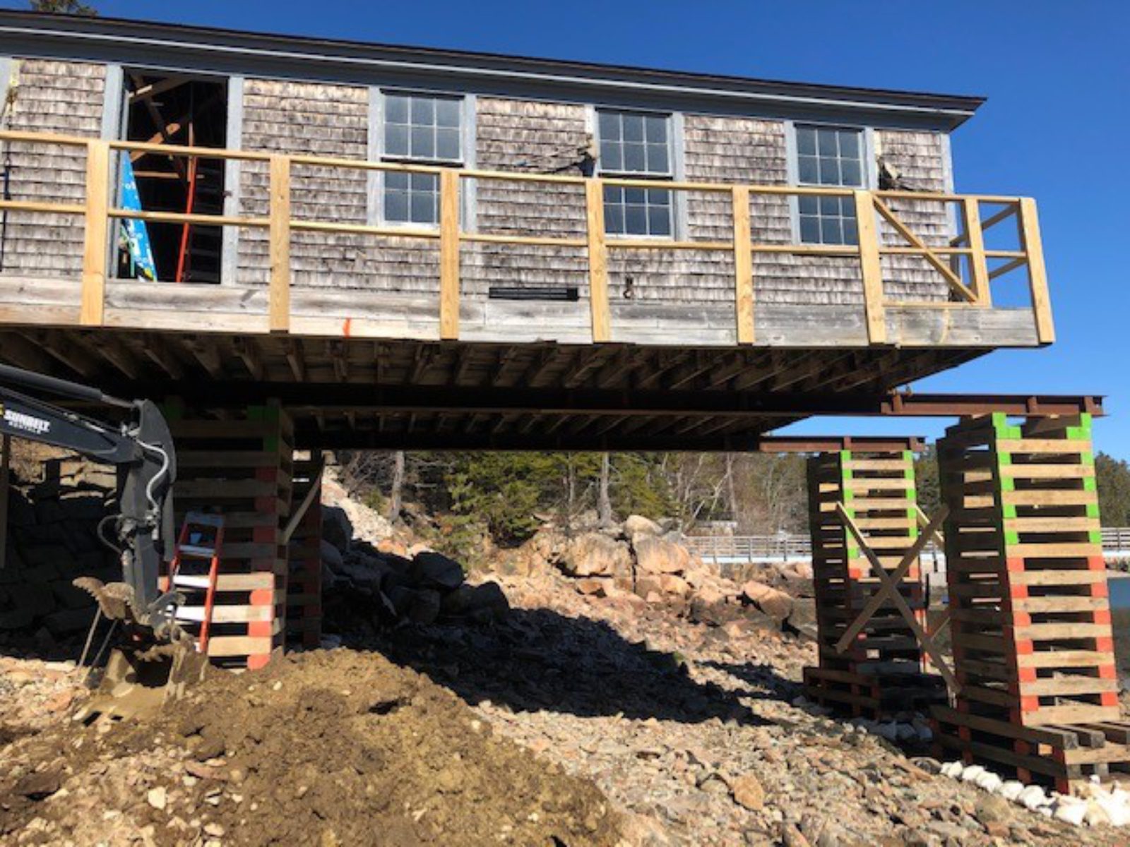 Dodge Point Bait House - H.E. Callahan Construction